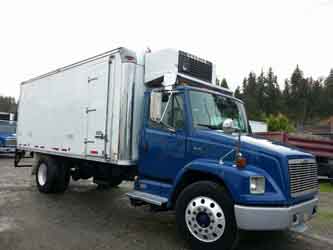 2000 Freightliner 20 Foot Reefer Van Truck
